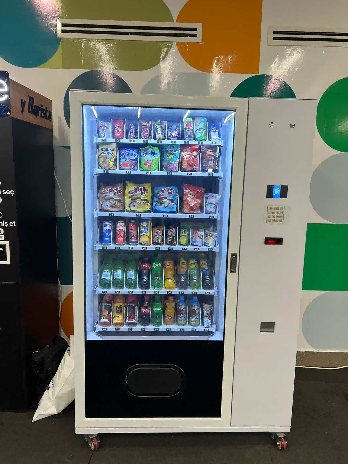 Micron Smart Fridge Vending Machine for dachi Snacks